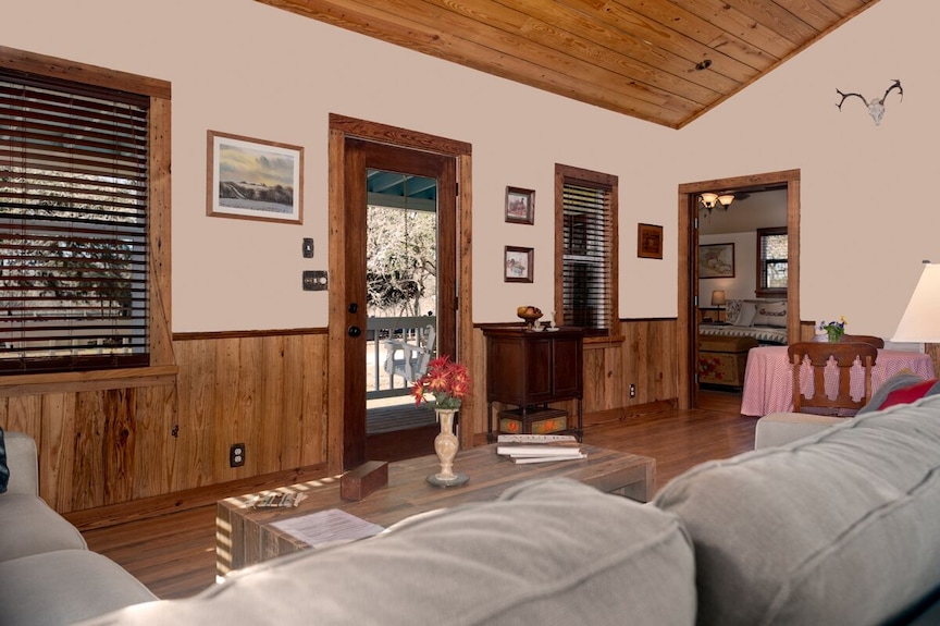 Tarpley Guesthouse/hill Country/private Pool - Texas