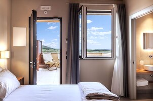 Quarto casal superior, terraço | Cofres nos quartos, cortinas blackout, quartos à prova de som