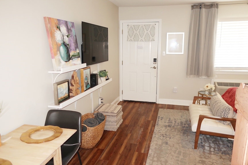 Contemporary Biloxi Condo For 2 - Oak Shores - MGM Park