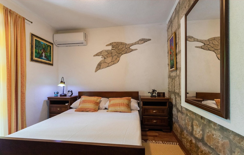 Amazing Home In Ploce With Sauna - Ploče