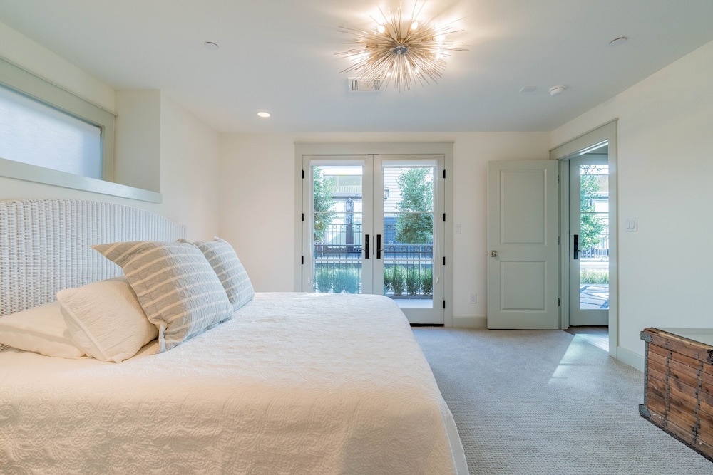 1019 Bishop Arts Townhouse: Sleeps Up To 8 People! - Cedar Crest - Dallas