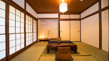 Casa (Awaji Holiday Inn Kariya) | 3 quartos, escrivaninha, ferros/tábuas de passar roupa