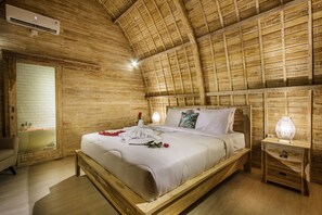 Minibar, secretária, quartos insonorizados, Wi-fi grátis 