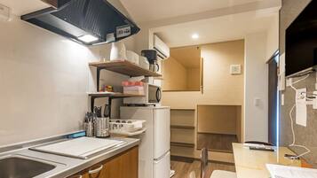 Casa, não fumadores (Private Vacation Home) | Cozinha privada | Um frigorífico, um micro-ondas, uma placa de cozinha