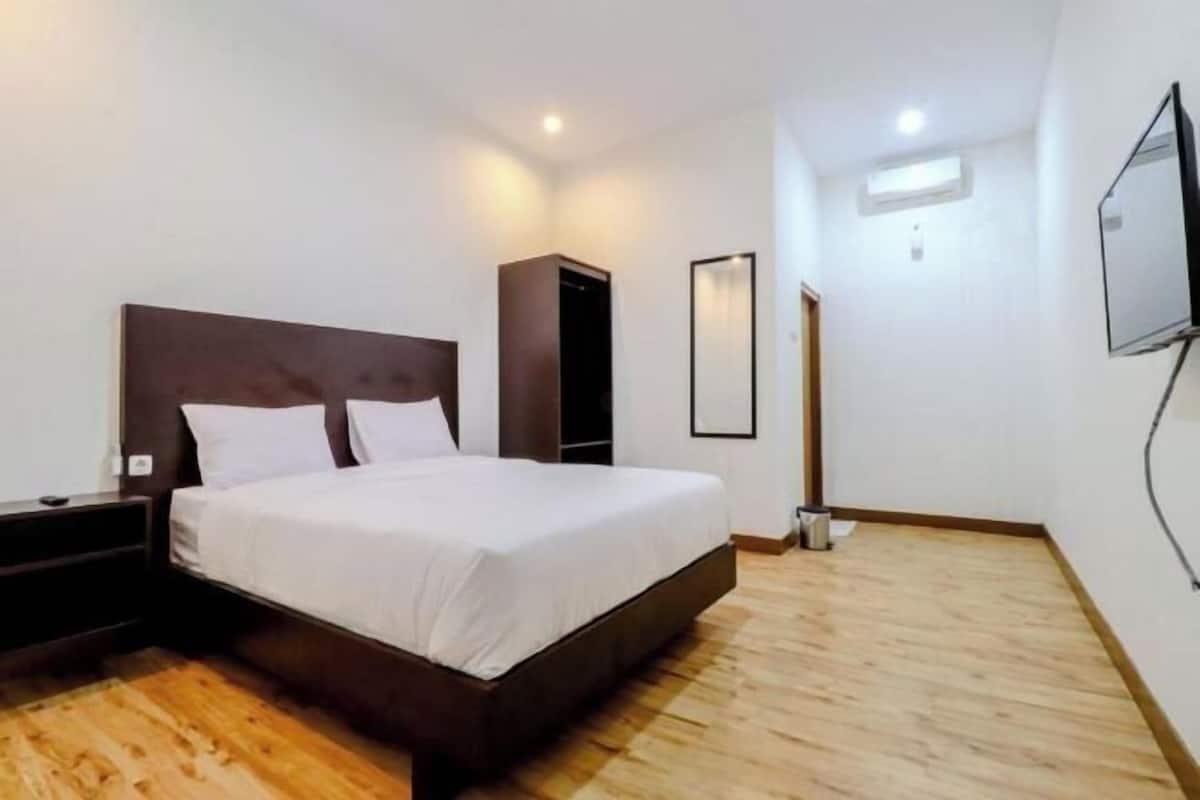 Escrivaninha, Wi-Fi de cortesia, roupa de cama