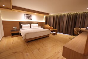 Suite Presidencial, 2 camas queen-size, não fumadores | Cofre no quarto, secretária 