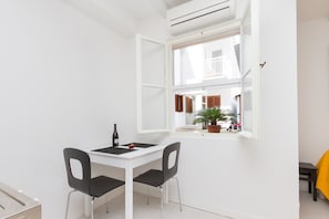 Quarto Duplo Romântico, não fumadores, vista para o jardim | Refeições no quarto