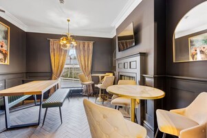 Wi-fi grátis, roupa de cama fornecida