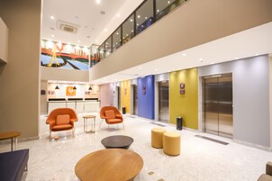 Área de estar no saguão