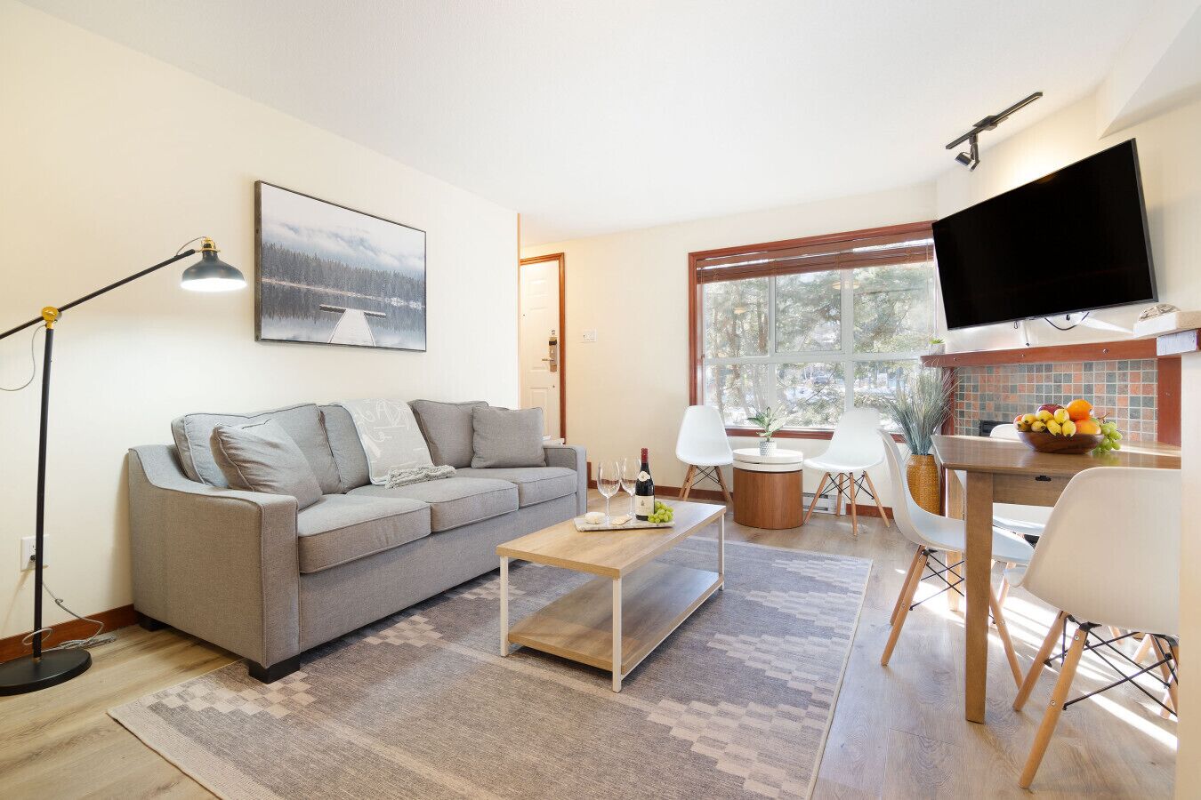 Superb 2br/2ba Townhouse: Ac, Private Ht, Pool - British Columbia