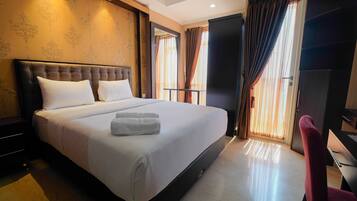 Quarto | Secretária, Wi-fi grátis, roupa de cama fornecida