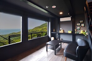 Quarto Duplo Comfort | Secretária, Wi-fi grátis, roupa de cama fornecida