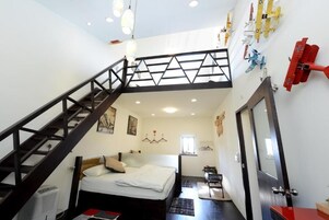 Quarto família | Escrivaninha, Wi-Fi de cortesia, roupa de cama