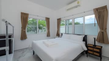 Villa Standard, 3 quartos, não fumadores, cozinha | 4 quartos, secretária, cortinas/cortinados opacos
