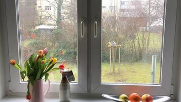 Apartamento, 2 quartos | Vista do quarto
