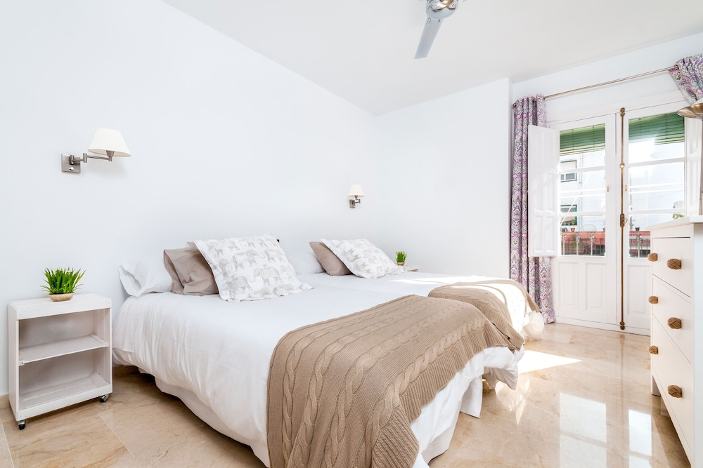 Genteel Home Iris - Seville