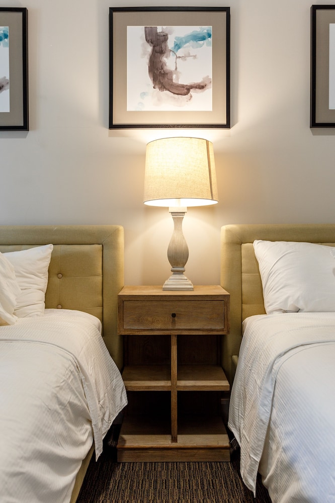1 Bedroom Hotel Suite Ideal For 4 Wifi/ac 103 - Dorval