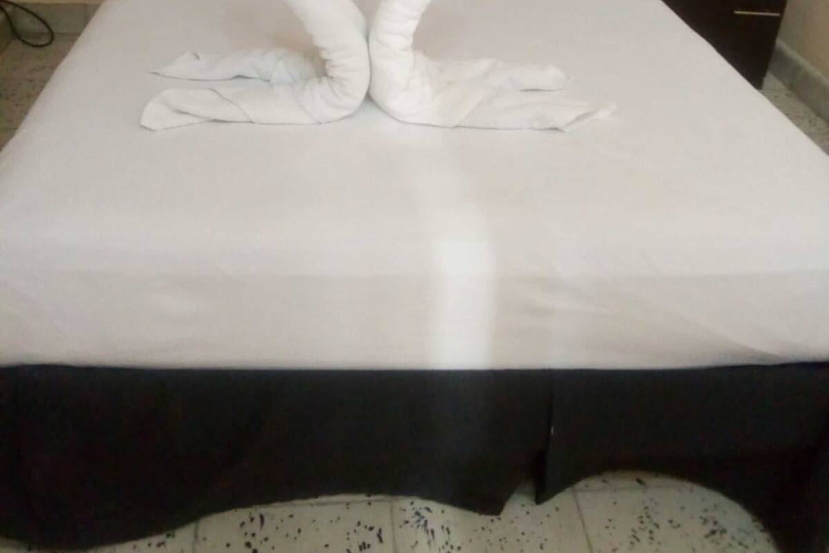 Ferro/tábua de engomar, Wi-fi grátis, roupa de cama fornecida