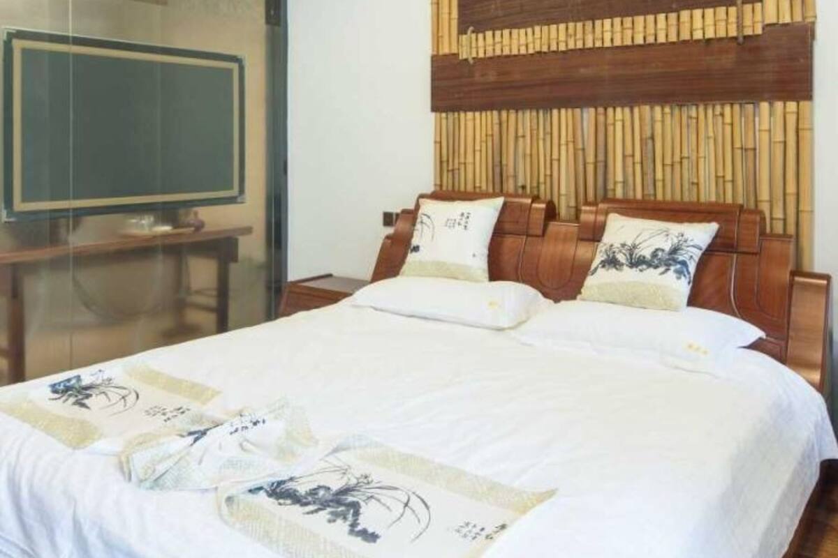 Suite Clássica (Mainland Chinese Citizen Only) | Secretária, cortinas/cortinados opacos, Wi-fi grátis