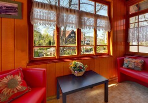 Quarto | Área de estar | TV