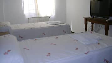 Cortinas/cortinados opacos, quartos insonorizados, Wi-fi grátis