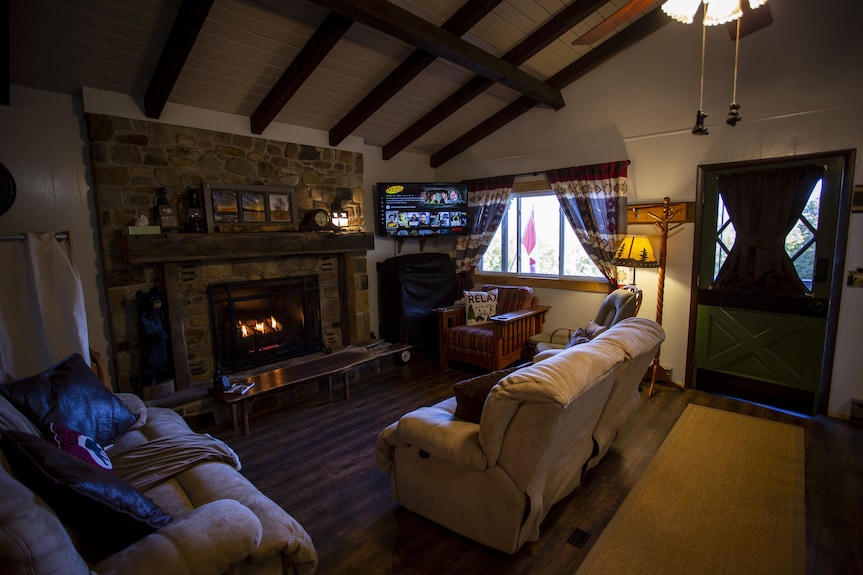 2-bedroom Cabin Just 8 Minutes From Tail Of The Dragon - Calderwood Lake, TN