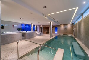Sala(s) para tratamentos a casais, sauna, banheira de hidromassagem
