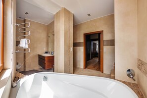 Apartamento (5) | Banheira de imersão total