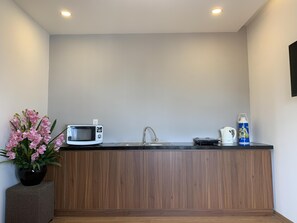 Apartamento, 2 quartos | Cozinha privada | Uma chaleira elétrica