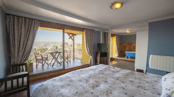 Quarto casal luxo | Cofres nos quartos, cortinas blackout, quartos à prova de som