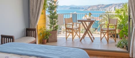 Quarto casal luxo | Cofres nos quartos, cortinas blackout, quartos à prova de som