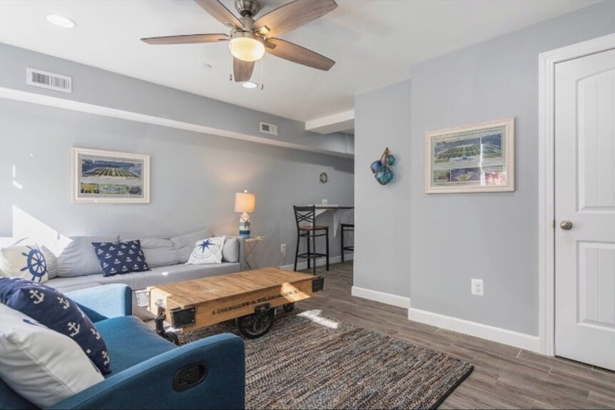 Divertido Y Fabuloso Reno En Fleet St En El Centro Histórico De Annapolis - Annapolis, MD