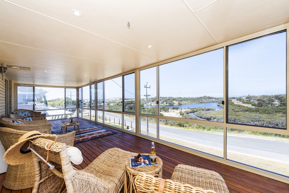 River View Retreat - Ocean And River Views - Guilderton
