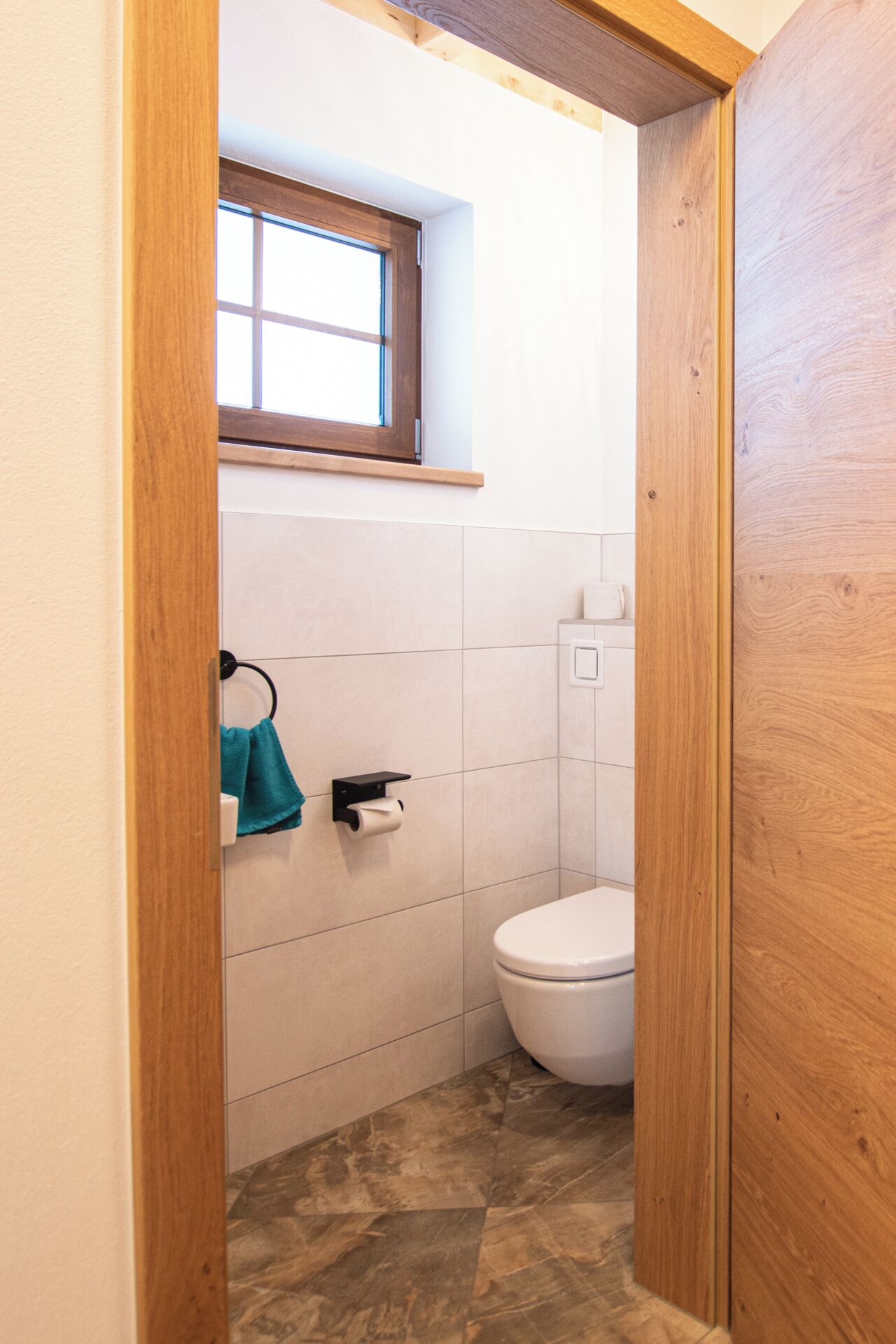 Chalé Familiar, 2 quartos, vista para a montanha | Casa de banho | Um polibã, um secador de cabelo, Piso aquecido (casa de banho) 