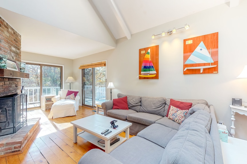 Family-friendly Home In The Trees W/ Wraparound Deck - Near Beaches - Wellfleet, MA