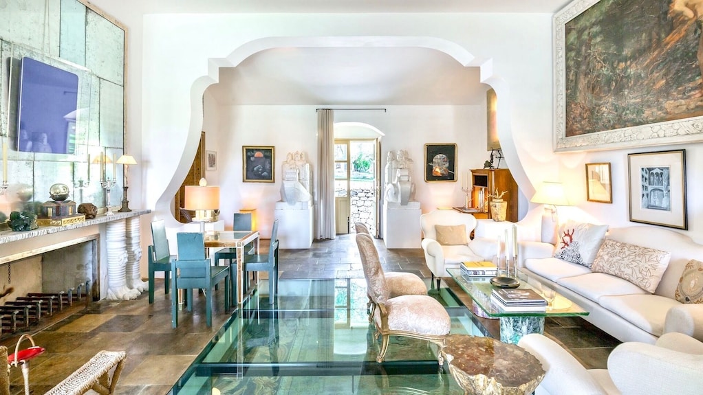 Villa Degli Olivi - Five Bedroom Villa, Sleeps 9 - Noto