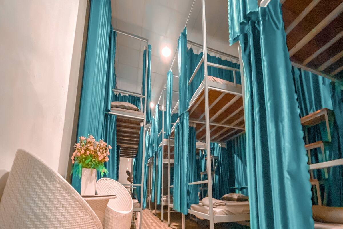 Dormitório compartilhado standard, em dormitório misto, vista para a piscina (Bunk Bed) | Wi-Fi de cortesia, individualmente decorados, individualmente mobiliados