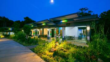 Quarto Superior | Minibar, secretária, secretária adequada para computadores portáteis