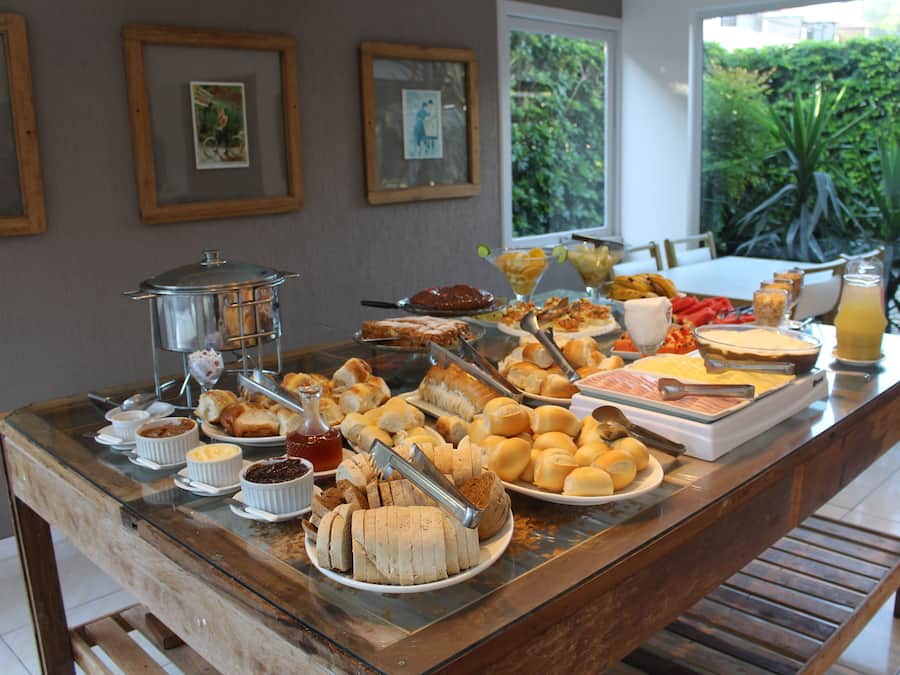 Pequeno-almoço tipo buffet diário incluído