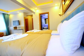 Quarto Quádruplo Familiar, vista para o parque | Roupa de alta qualidade, minibar, cofre com capacidade para portátil 