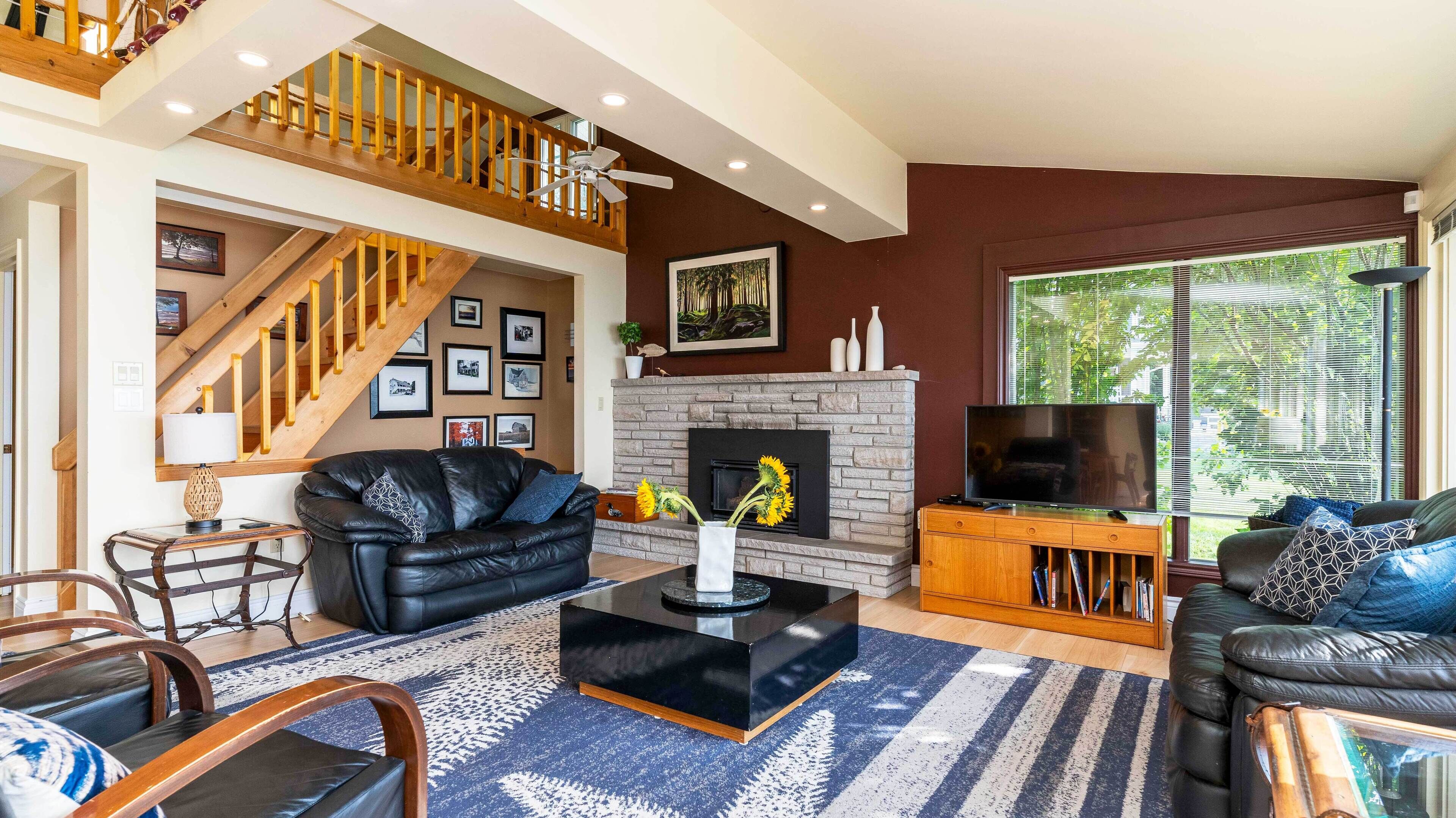 Bayfield Lakefront Retreat  Sunset Hot Tub  Sleeps 10 - Ontario