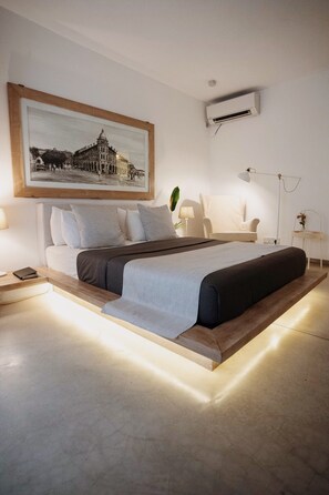 Quarto quádruplo superior | Cofres nos quartos, quartos à prova de som