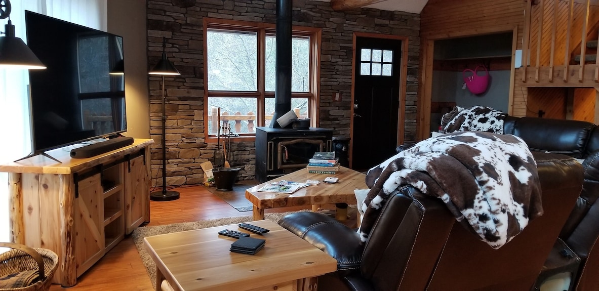 4 Bedroom, 2.5 Bath Home On 10 Acres, Hot Tub - 나이아가라