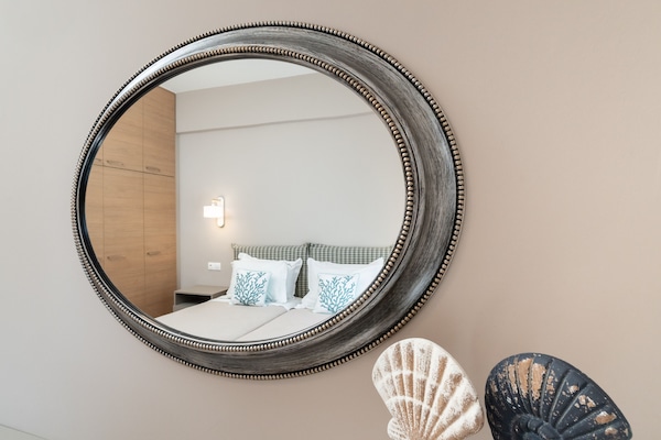 Apartamento (XII) | Roupas de cama premium, escrivaninha, quartos à prova de som