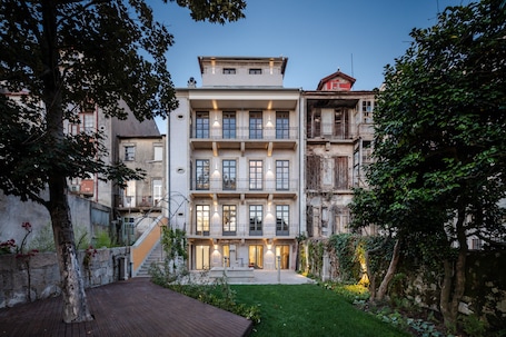 Fachada do alojamento. Menina Colina Guesthouse