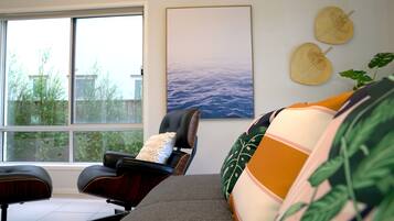 Casa, 6 quartos | Sala de estar | Smart TV