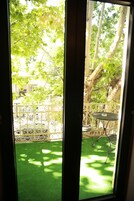 Quarto casal luxo, 1 cama de casal, terraço, vista para a cidade | Roupas de cama premium, frigobar, cofres nos quartos