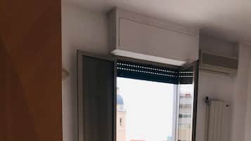 1 quarto, com decoração personalizada, com mobília individualizada