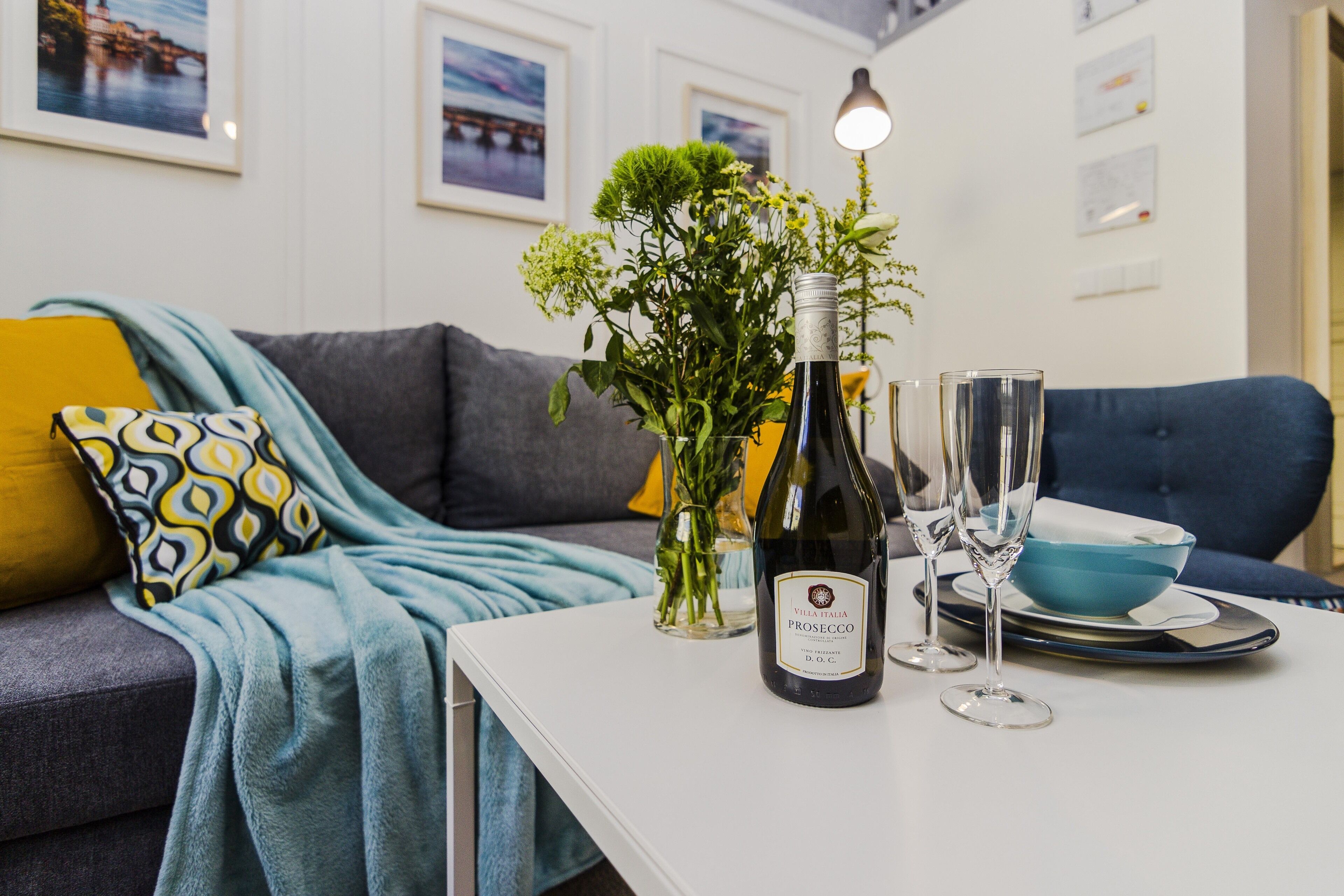 Estúdio (Apartment, Slezska 52) | Com decoração personalizada, com mobília individualizada, secretária 