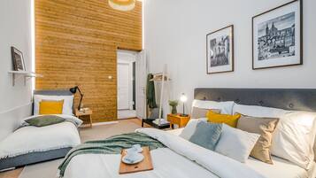 Apartamento | Cortinas/cortinados opacos, ferro/tábua de engomar, berço de viagem